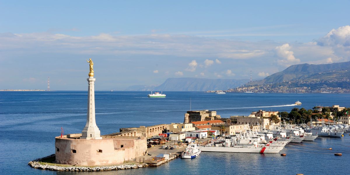 Messina Ferries: Port Info & Travel Guide | Ferryhopper