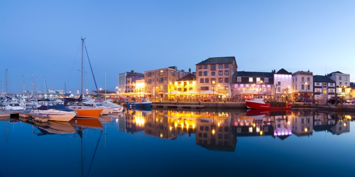 Plymouth Ferries: Port Info & Travel Guide | Ferryhopper