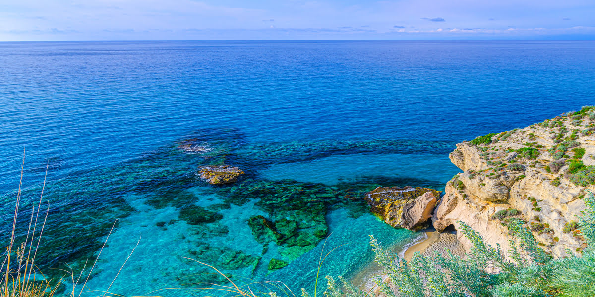 Vibo Valentia Ferries: Port Info & Travel Guide | Ferryhopper