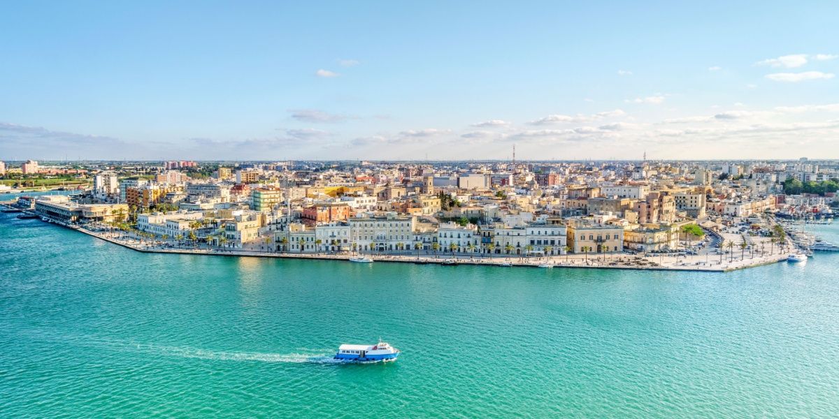 Traghetti Brindisi 2026: Orari, Offerte e Biglietti | Ferryhopper