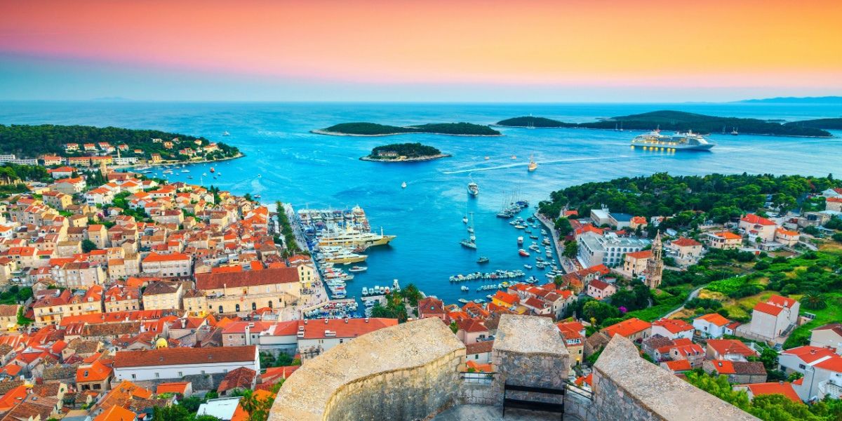 Ferries Hvar 2026: Schedules & Tickets | Ferryhopper