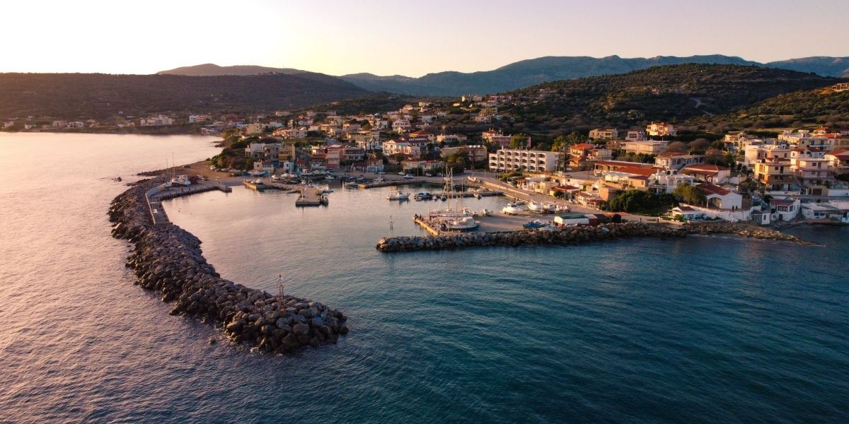 Çeşme - Chios ferry, tickets & schedules 2026 | Ferryhopper