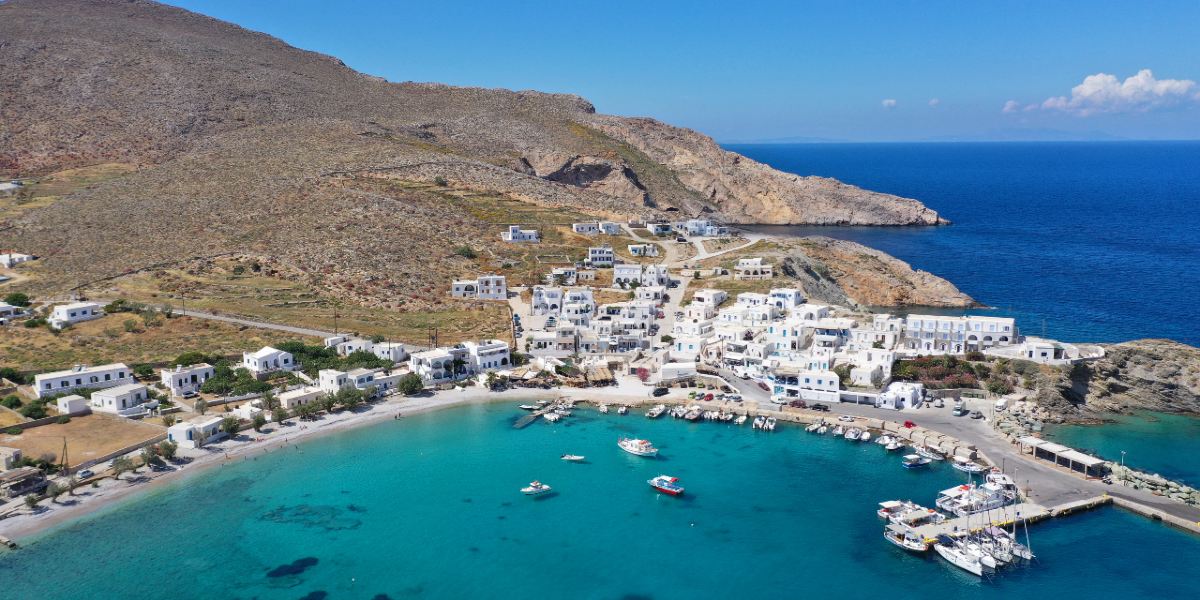 Lavrio - Folegandros: Ferries, Bilhetes e Horários 2026 | Ferryhopper