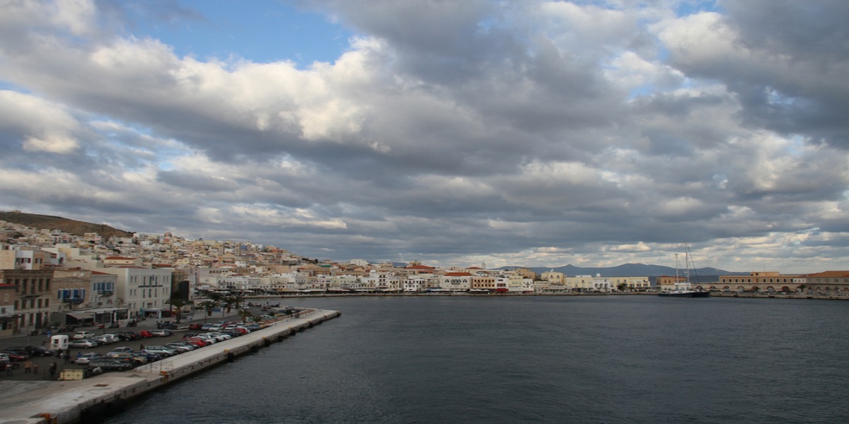 Winter Vacation on the Island of Syros | Ferryhopper