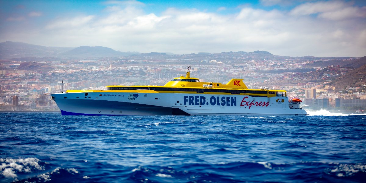 Fred. Olsen Express: Trimaran vs Catamaran | Ferryhopper