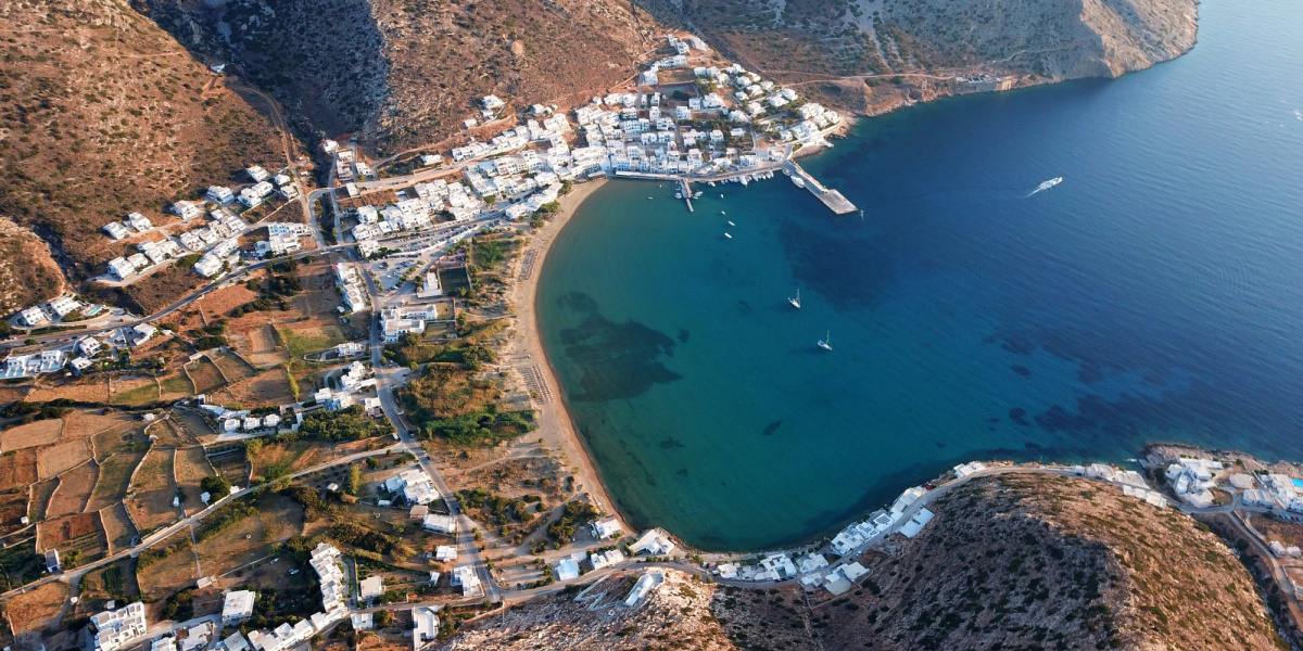 7 Παραλίες με Γαλάζια Σημαία σε Ελληνικά Νησιά | Ferryhopper