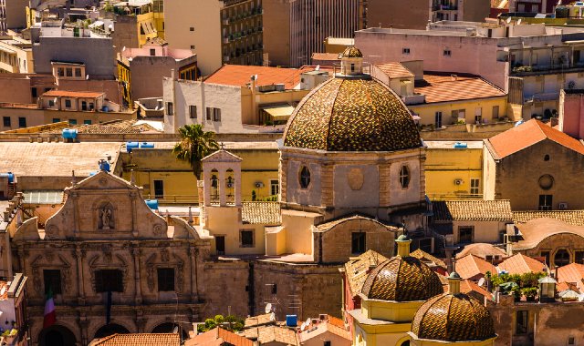 Gdzie się zatrzymać na Sardynii: Najlepsze miasta i okolice | Ferryhopper