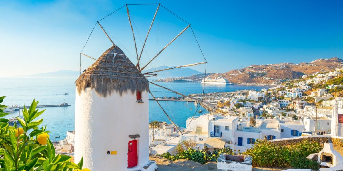 Miconos o Santorini: ¿cuál es mejor? | Ferryhopper