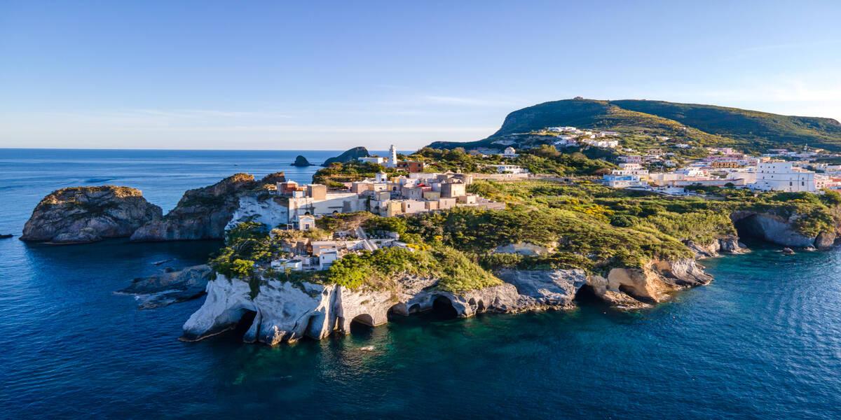 Ponza Travel Guide & Ferry Info | Ferryhopper