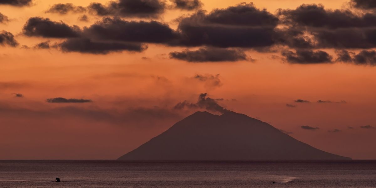 Stromboli Travel Guide, Ferry Schedules & Tickets | Ferryhopper